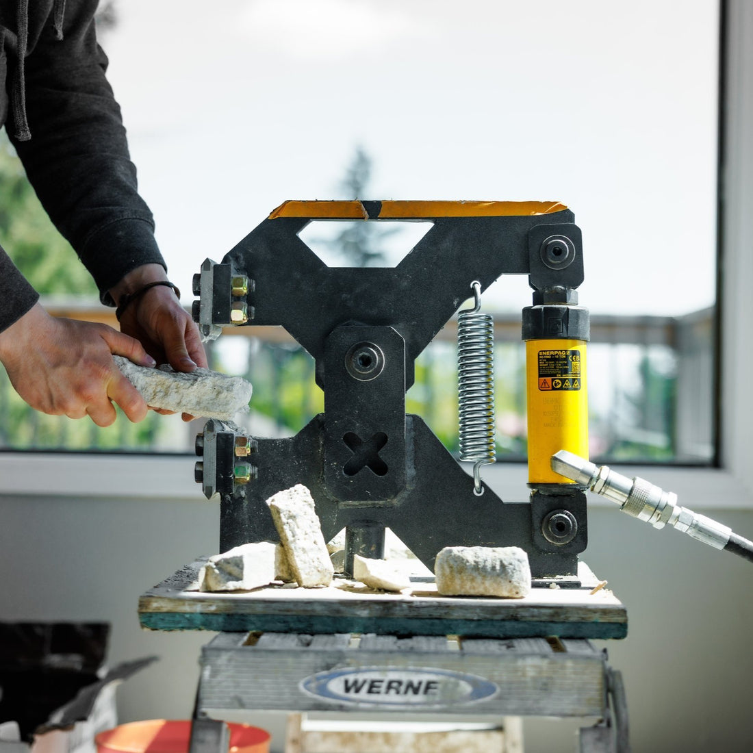 StoneX Splitter | Electric Hydraulic Stone Cutter | 20,000 lbs Force ...